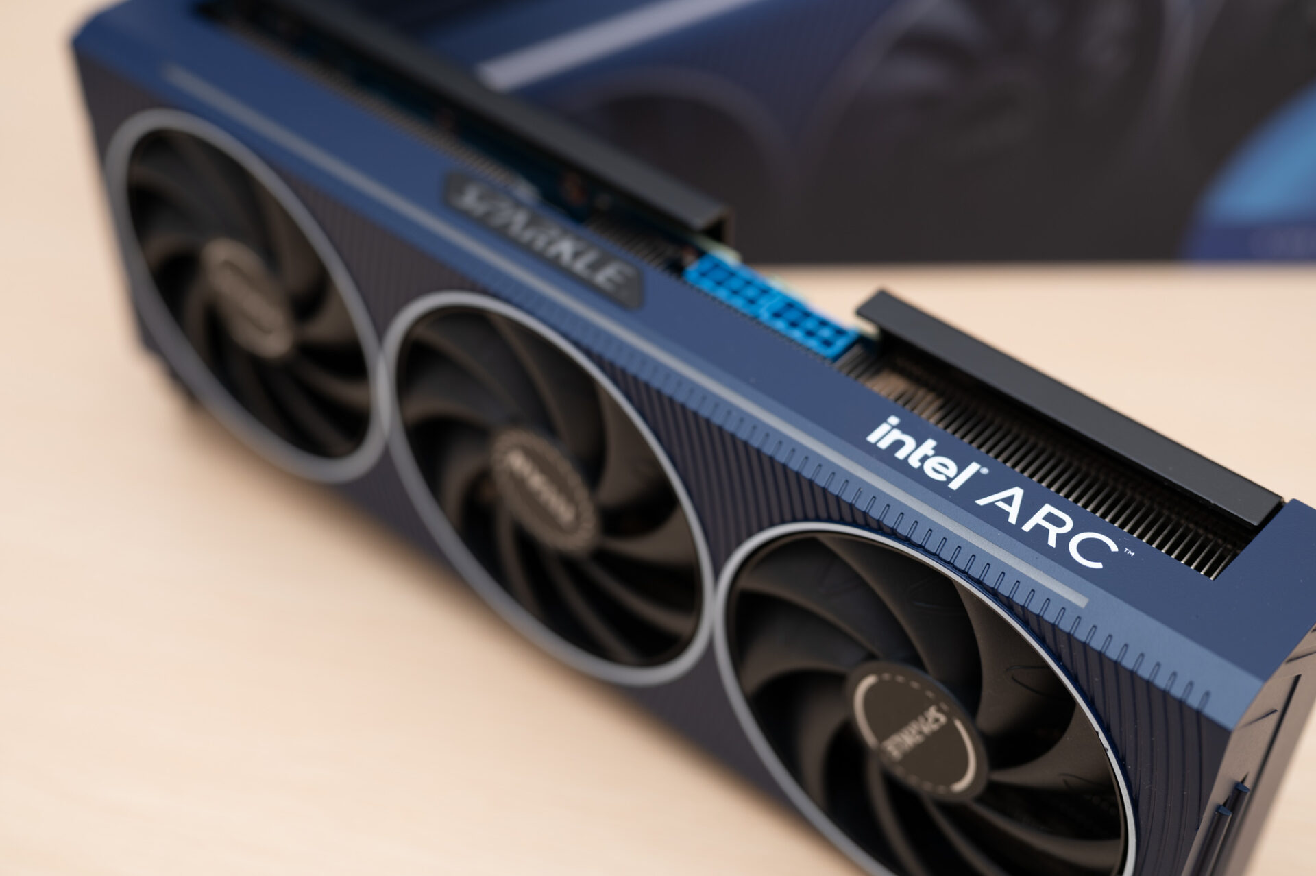 Intel グラボでVRChat はできる(ただし、大量の注釈付き) | ぶいあーるのあくま