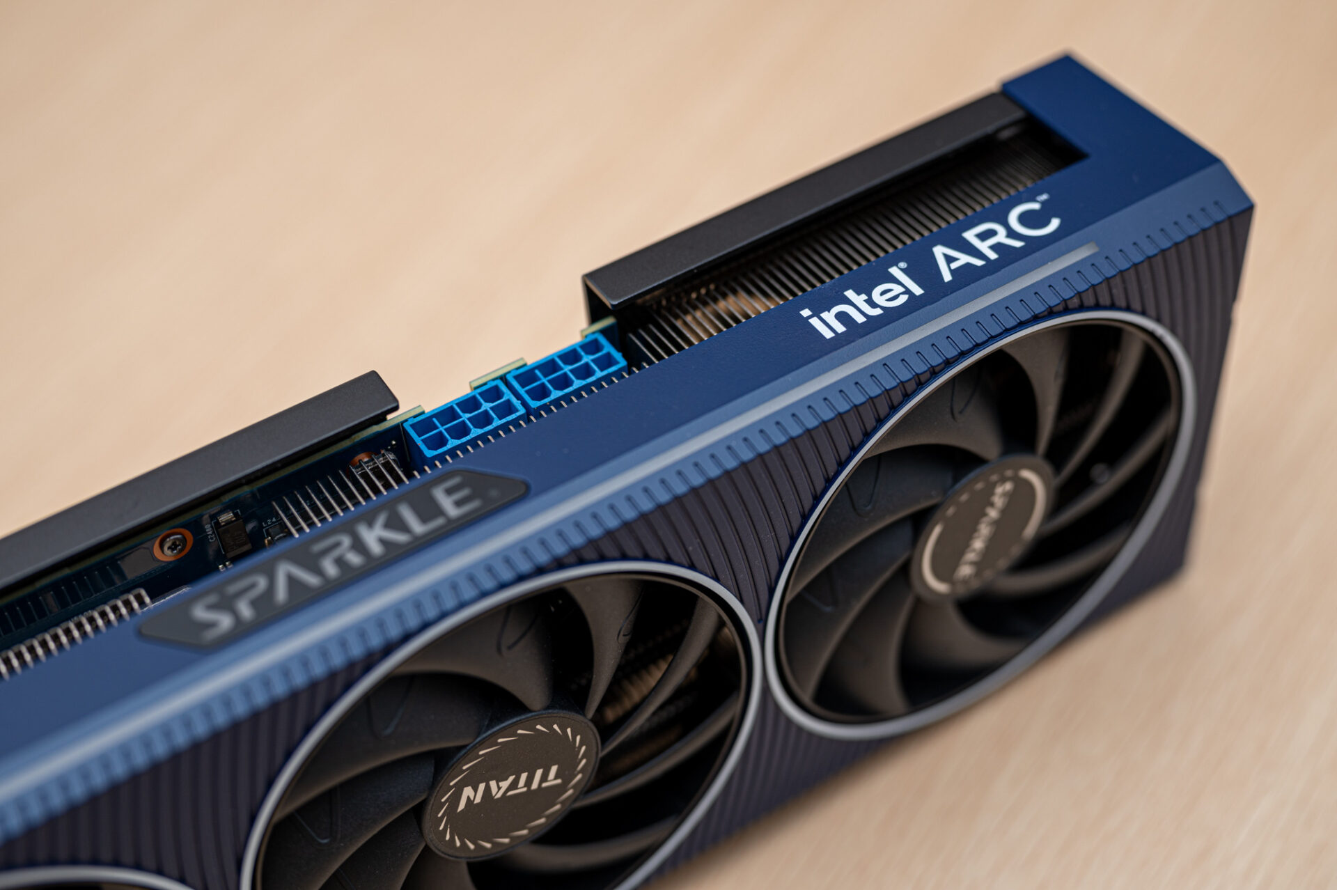 Intel グラボでVRChat はできる(ただし、大量の注釈付き) | ぶいあーるのあくま